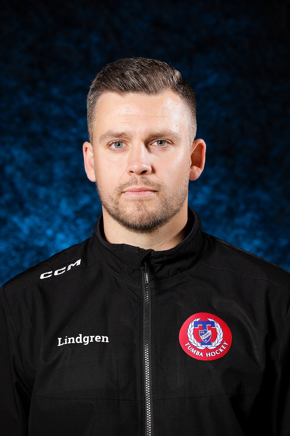 Kort halvtidskoll med J20:s tränare Kim Lindgren / IFK Tumba IK - U20
